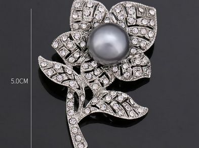 Beautiful Brooch For Sale in Killinkere, Cavan from yosoladiamond