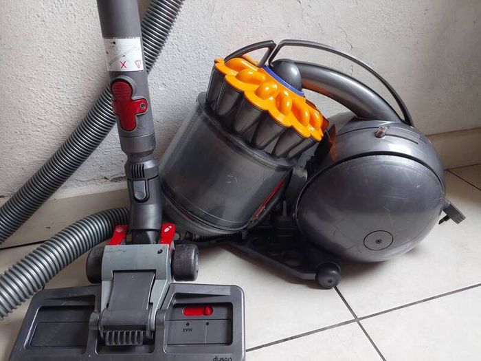 Dyson Dc28c For Sale in Bantry, Cork from daniel 30