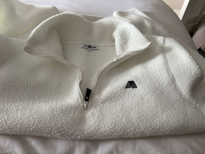 4th Arc White Long Fleece For Sale in Balbriggan, Dublin from Jdjw