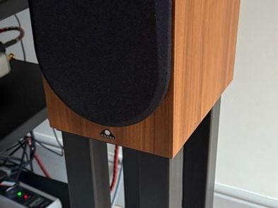 Kudos C10 Speaker And Foundation Audio Designer Ii Speaker Stand For ...