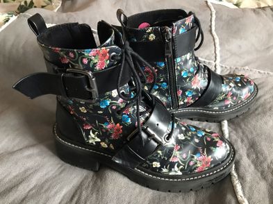 Boots Stradivarius For Sale in Drogheda, Louth from ievuzas