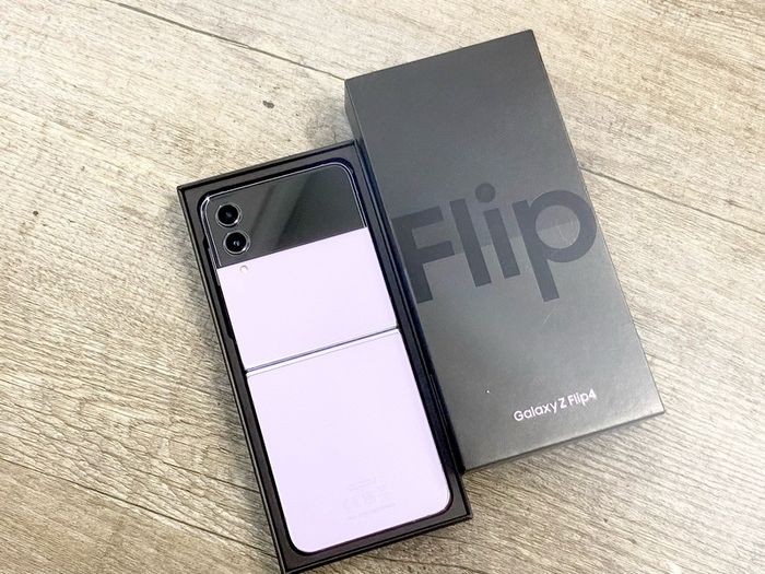 Samsung Z Flip 4 Brand New For Sale in Dublin 5, Dublin from dazie