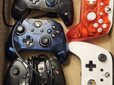 5x Xbox Wired Controllers For Parts And Repair As Is For Sale in ...