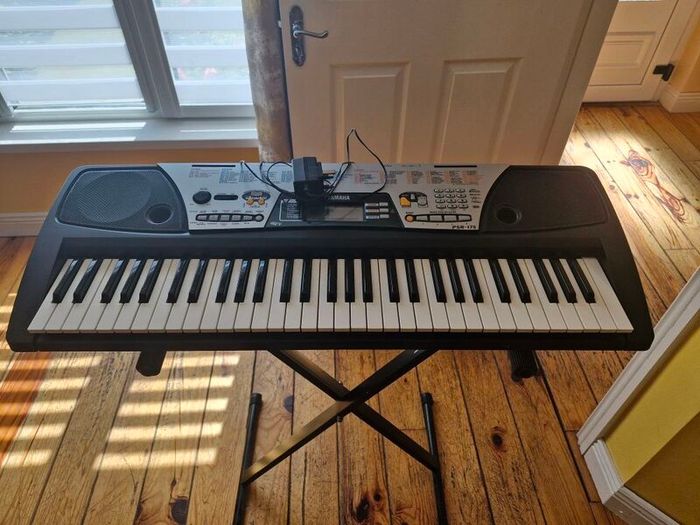 Yamaha Keyboard For Sale For Sale in Drogheda, Louth from paul.barnett.9887