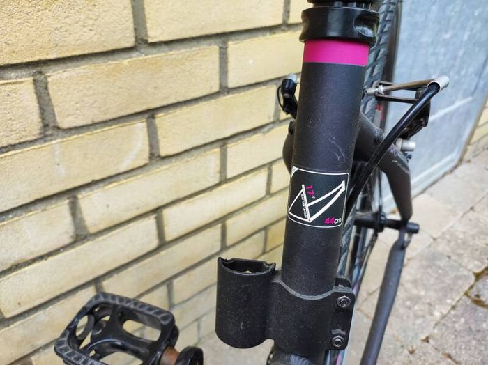 Raleigh Strada 2 Ladies Hybrid Bike For Sale in Leopardstown, Dublin ...