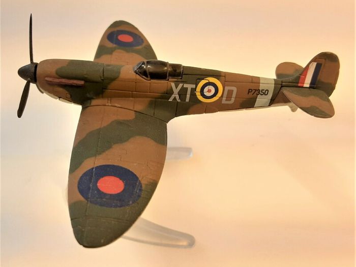 Corgi 1144 Die Cast Ww2 Supermarine Spitfire Mk1 Fighter Model Aircraft ...
