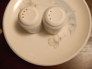 Keltcraft Misty Isle Collection By Noritake 4 Dinner Plates Plus Salt ...