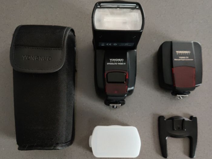 Yongnuo Speedlite Yn560 Iv With Trigger Yn560 Tx For Sale in ...