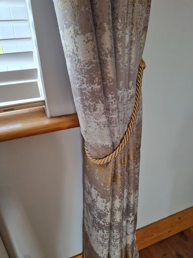 Harry Corry Curtains For Sale in Walsh Island, Offaly from Marl10