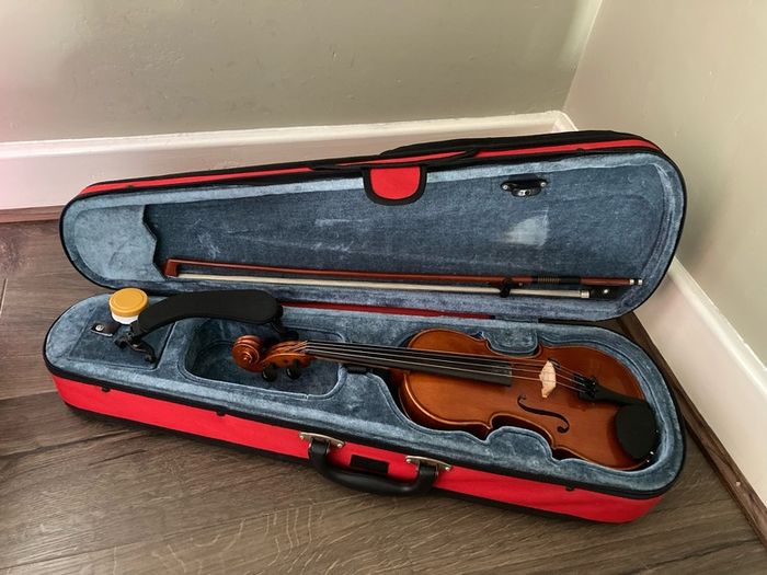 Quarter Size Violin For Sale in Tallaght, Dublin from Tweetypi
