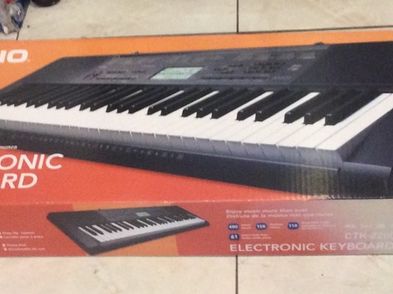 Casio Ctk 2200 Digital Electronic Keyboard Piano With 61 Keys And Built ...