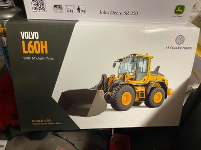 Volvo Front Loader 132 Model For Sale in Dundalk, Louth from carrick55