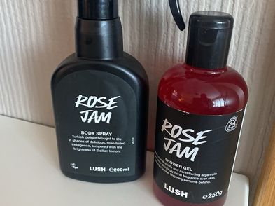 New Lush Rose Jam Shower Gel And Rose Jam Body Spray For Sale in ...