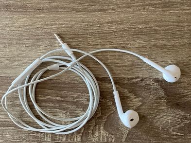 Earpods For Sale in Rochestown, Cork from crisfaig