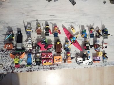 Lego Minifigures Bundle 30 Pieces Full Accessories For Sale in ...