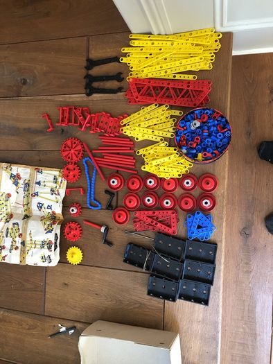 Plastic Meccano Vintage Set For Sale in Clontarf, Dublin from whitestar42