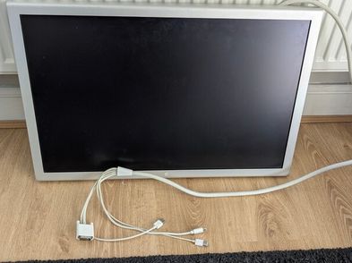 Apple 30 Inch Cinema Display A1083 For Sale in Finglas, Dublin from Maniuch