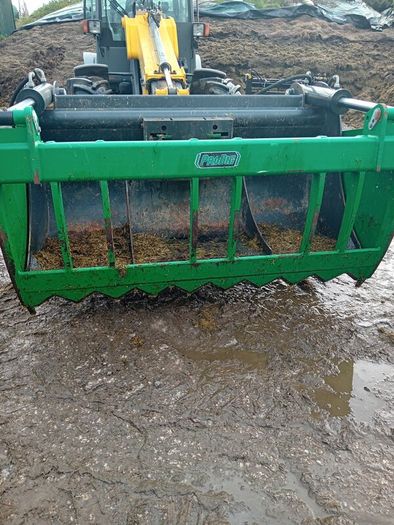 Shear Bucket For Sale in Dungarvan, Waterford from donedealuser (#20c85b)